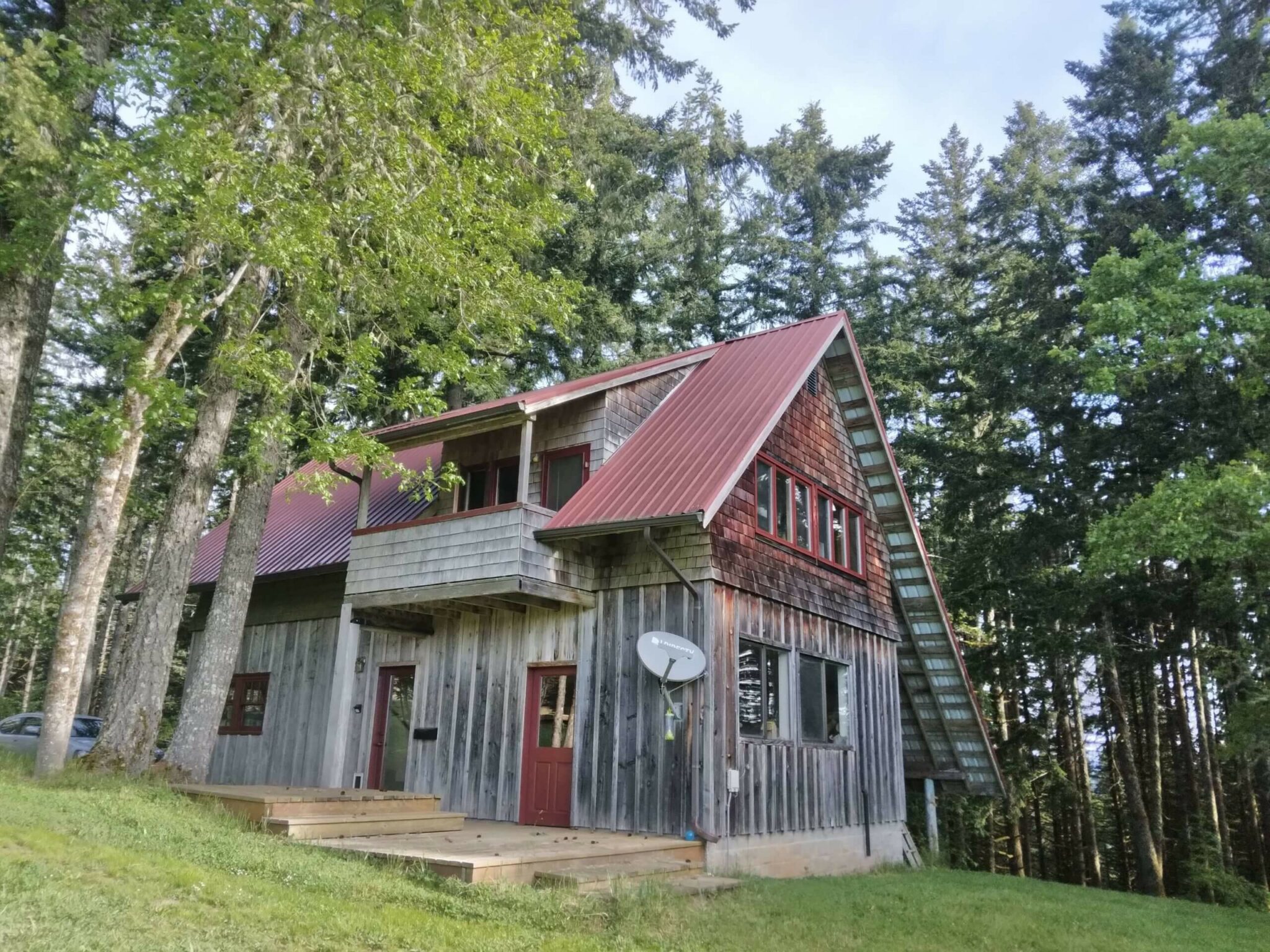 Gutter Cleaning and Roof Cleaning in Eugene, OR | Cutting Edge