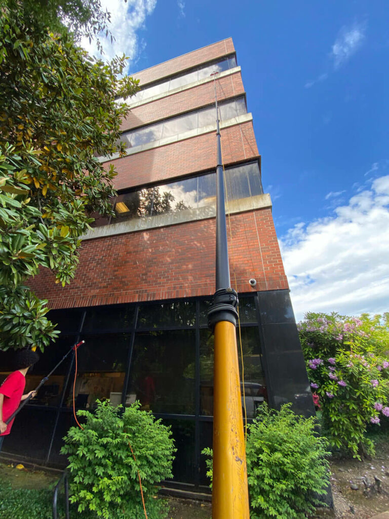 Gutter Cleaning and Roof Cleaning in Eugene, OR | Cutting Edge